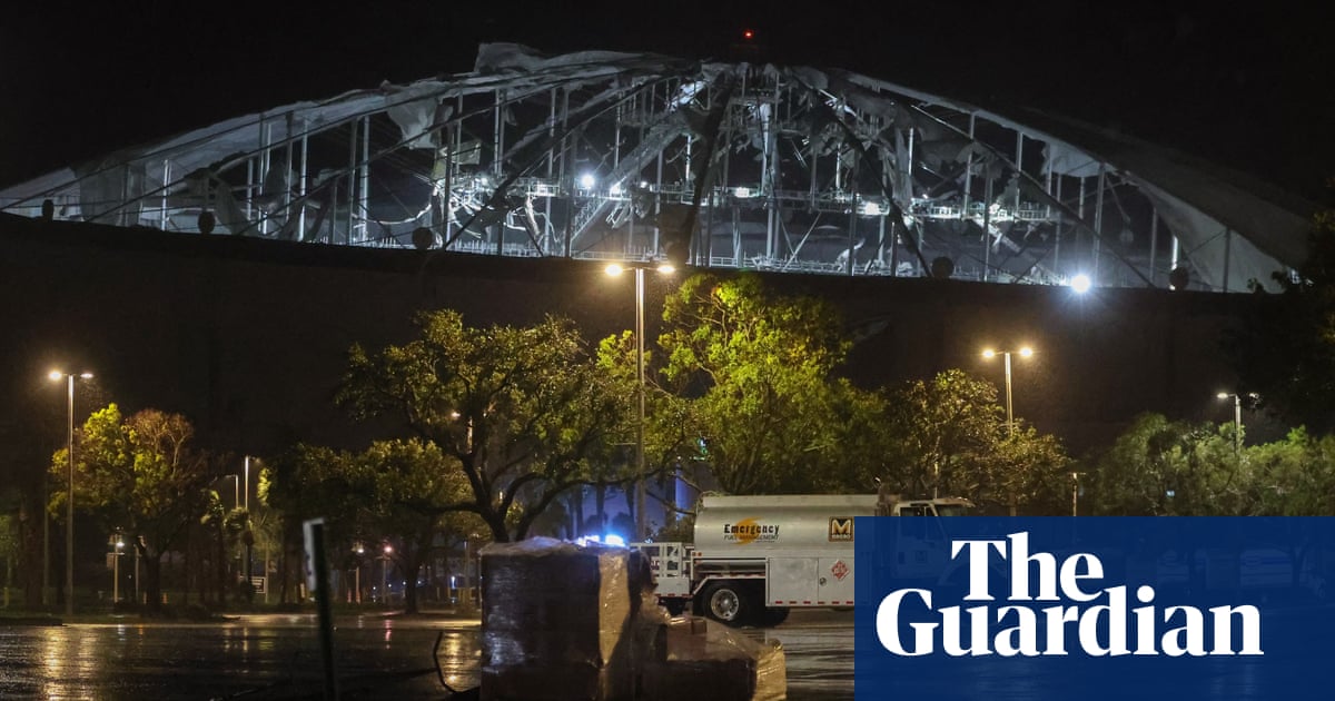 Hurricane Milton tears apart roof of Tampa Bay Rays' Tropicana Field ... Hurricane Milton tears apart roof of Tampa Bay Rays' Tropicana Field ...