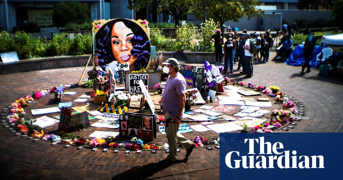 Breonna Taylor Death Four Louisville Police Officers Charged Breonna