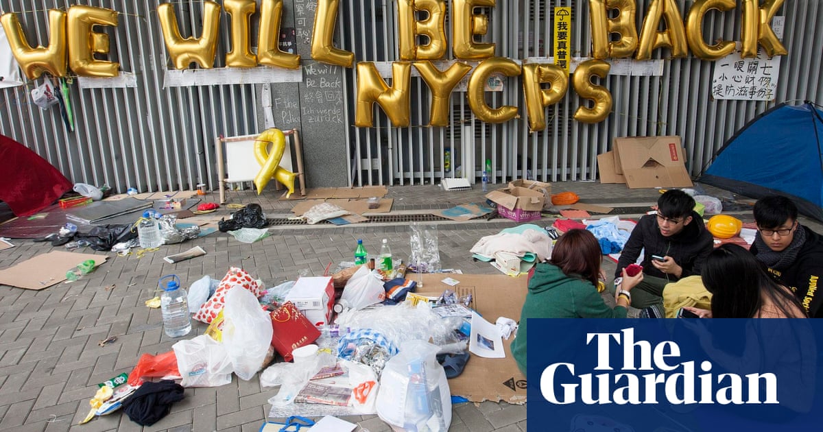 Police Clear Hong Kong Protest Camp In Pictures World News The