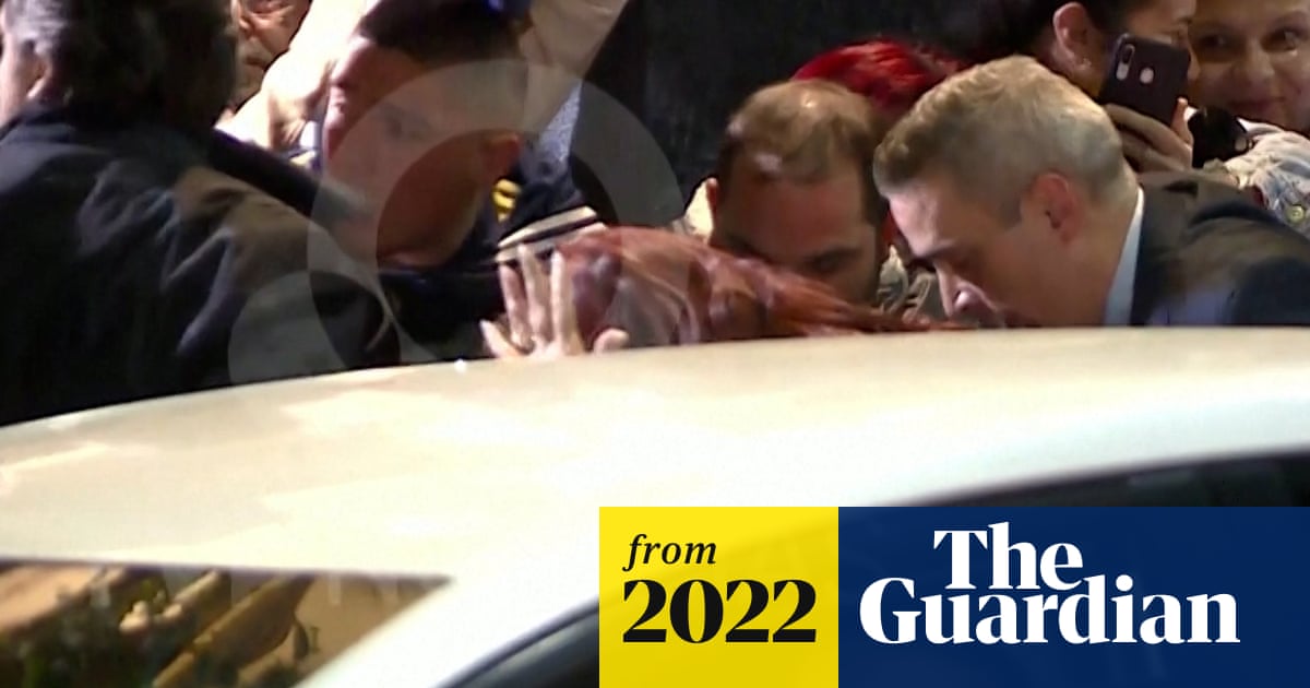 Man Points Gun At Argentinian Vice President Cristina Fernández De