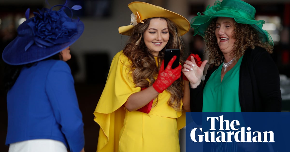 Flutter And Bluster A Windy Ladies Day At Cheltenham In Pictures