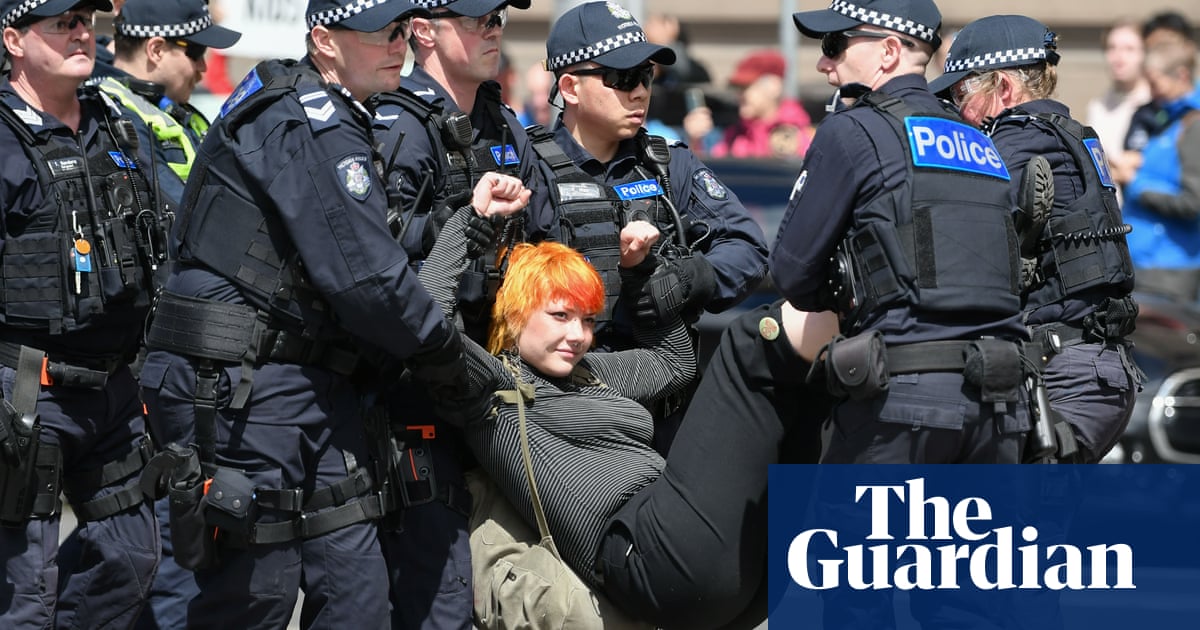 It Doesnt Have To Be Scary Veteran Protesters On Extinction