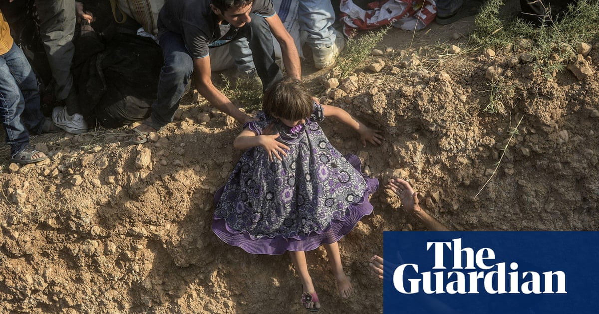 Syrian Refugees Cross Into Turkey In Pictures World News The Guardian