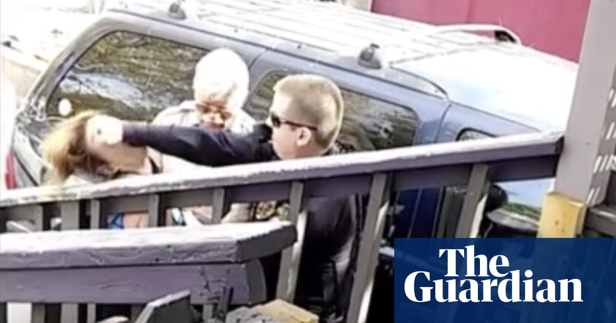 Arizona Police Officer Punches Woman In Face During Arrest Video Us
