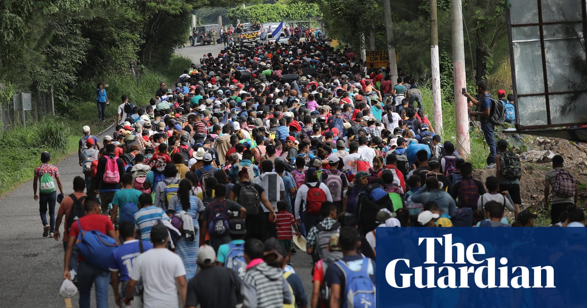 Hondurans Fleeing Violence Join Migrant Caravan In Pictures World