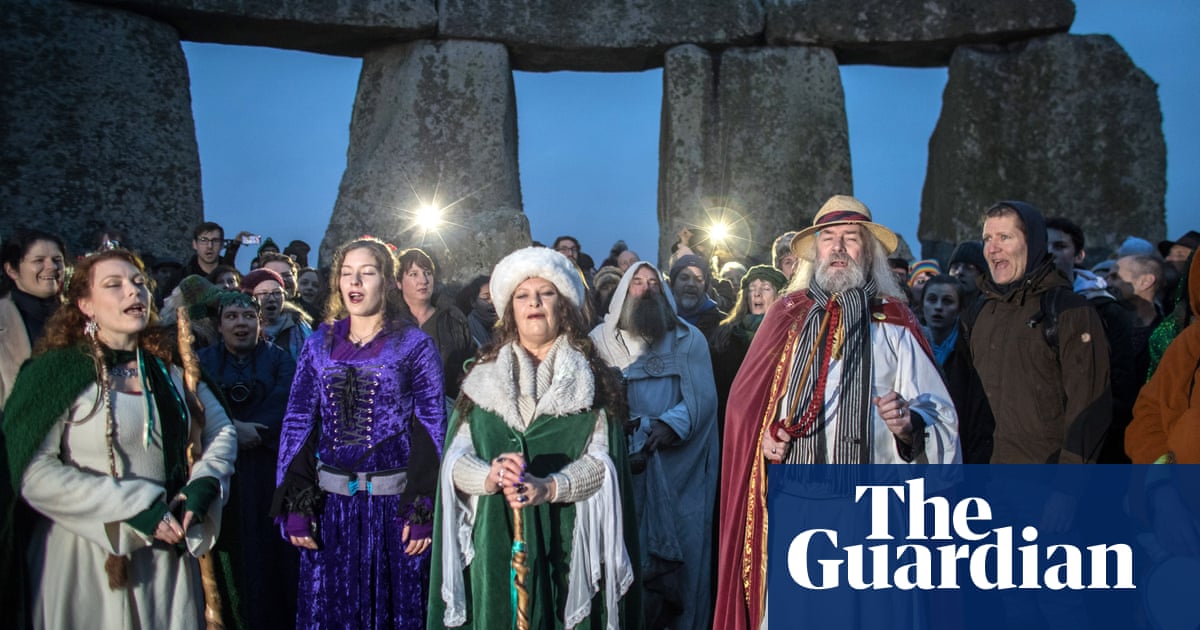 Unicorns And Selfies At Stonehenge Winter Solstice In Pictures Uk