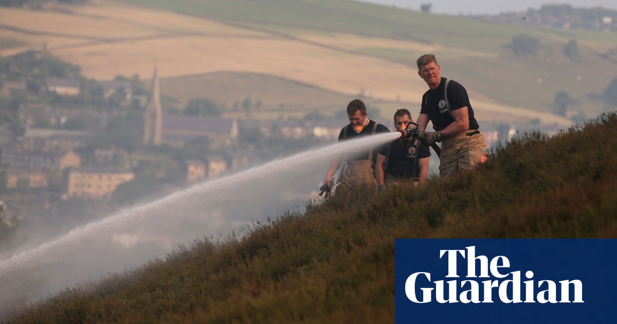 Wildfires Sweep Across Moors Outside Manchester In Pictures Uk News