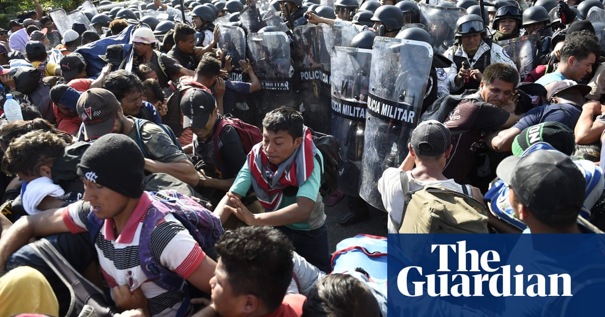 Hundreds Of Central American Migrants Rounded Up By Guardsmen At Mexico