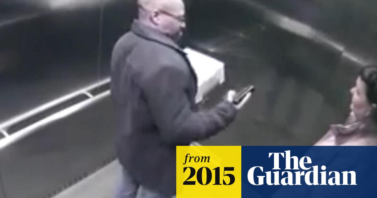 US police officer accidentally shoots himself in Ohio elevator - video ... US police officer accidentally shoots himself in Ohio elevator - video ...