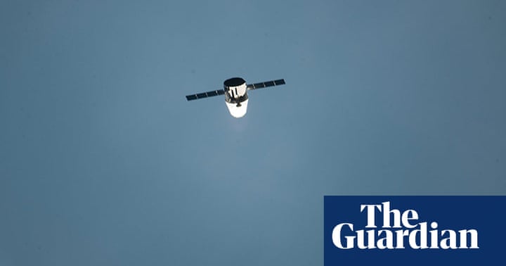 Spacex Dragon Docking With The Space Station In Pictures