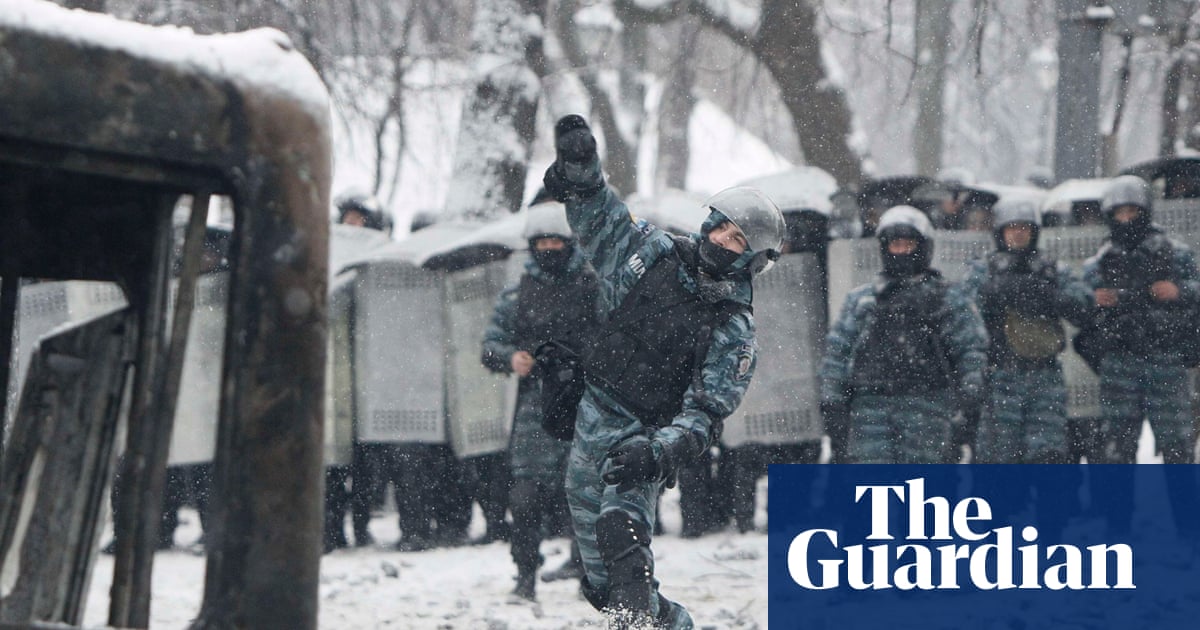 Ukraine Protesters Clash With Police In Kiev In Pictures World News