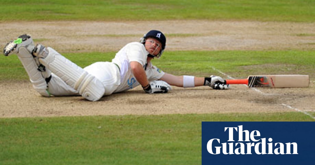 Warwickshires Ian Bell And Jonathan Trott Stake Their Ashes Claims